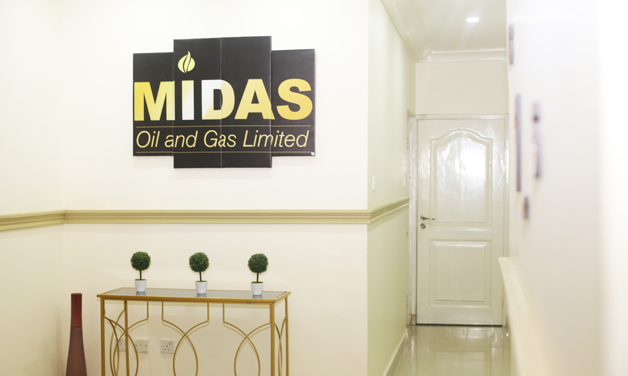 About – Midas Oil & Gas